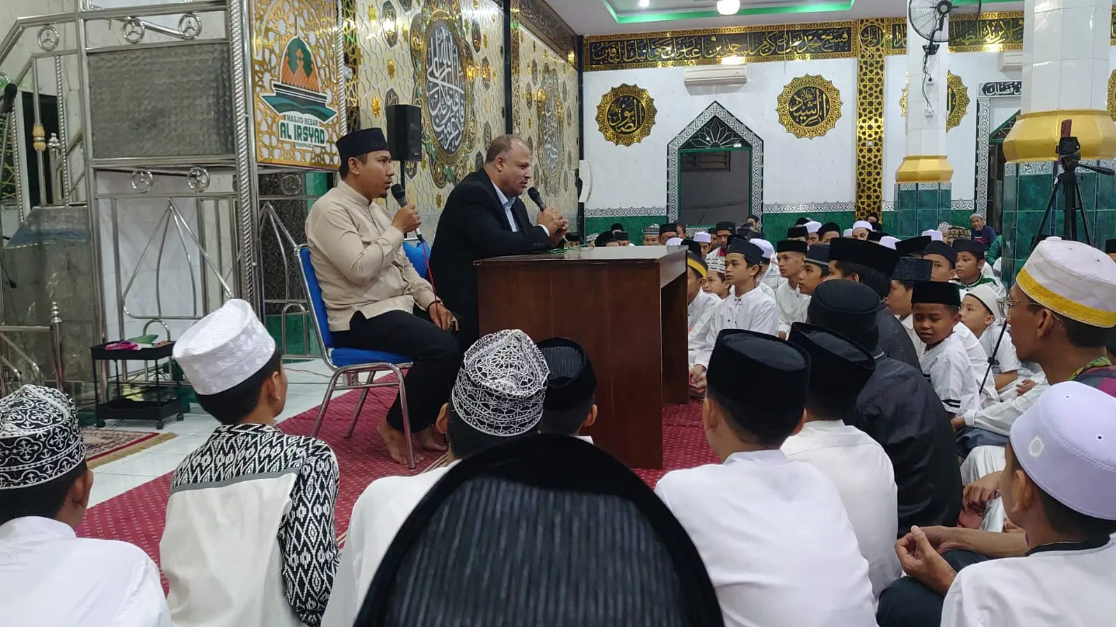 Prof. Dr. Syekh Hamdi Bawakan Materi Menjadi Penghafal yang Moderat di Masjid Al Irsyad ...